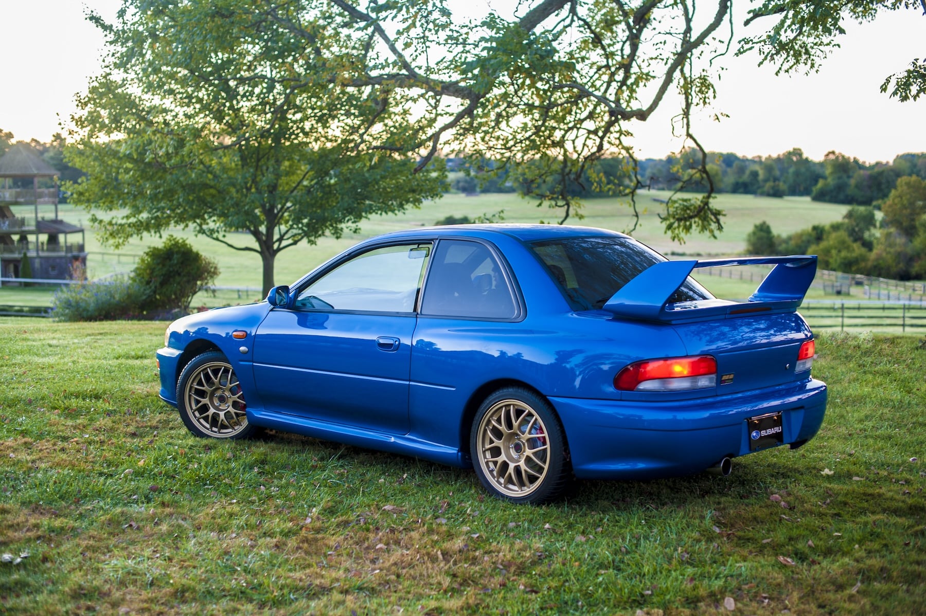 Subaru Impreza 22B-STi (1998): The Ultimate Road-Going Rally Car | CARCHVST