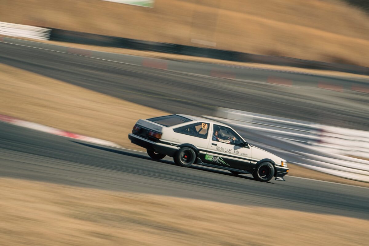 Toyota Reimagines the AE86: Introducing the Hydrogen-Powered H2 Concept ...